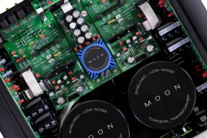 Simaudio Moon 700i v2 Integrated Amplifier $14,000 Review | Audiophilepure