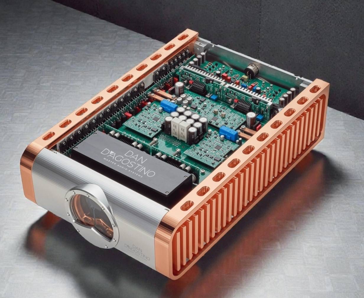 Dan D’Agostino Master Audio Systems Momentum Z Monoblock Amplifier ...